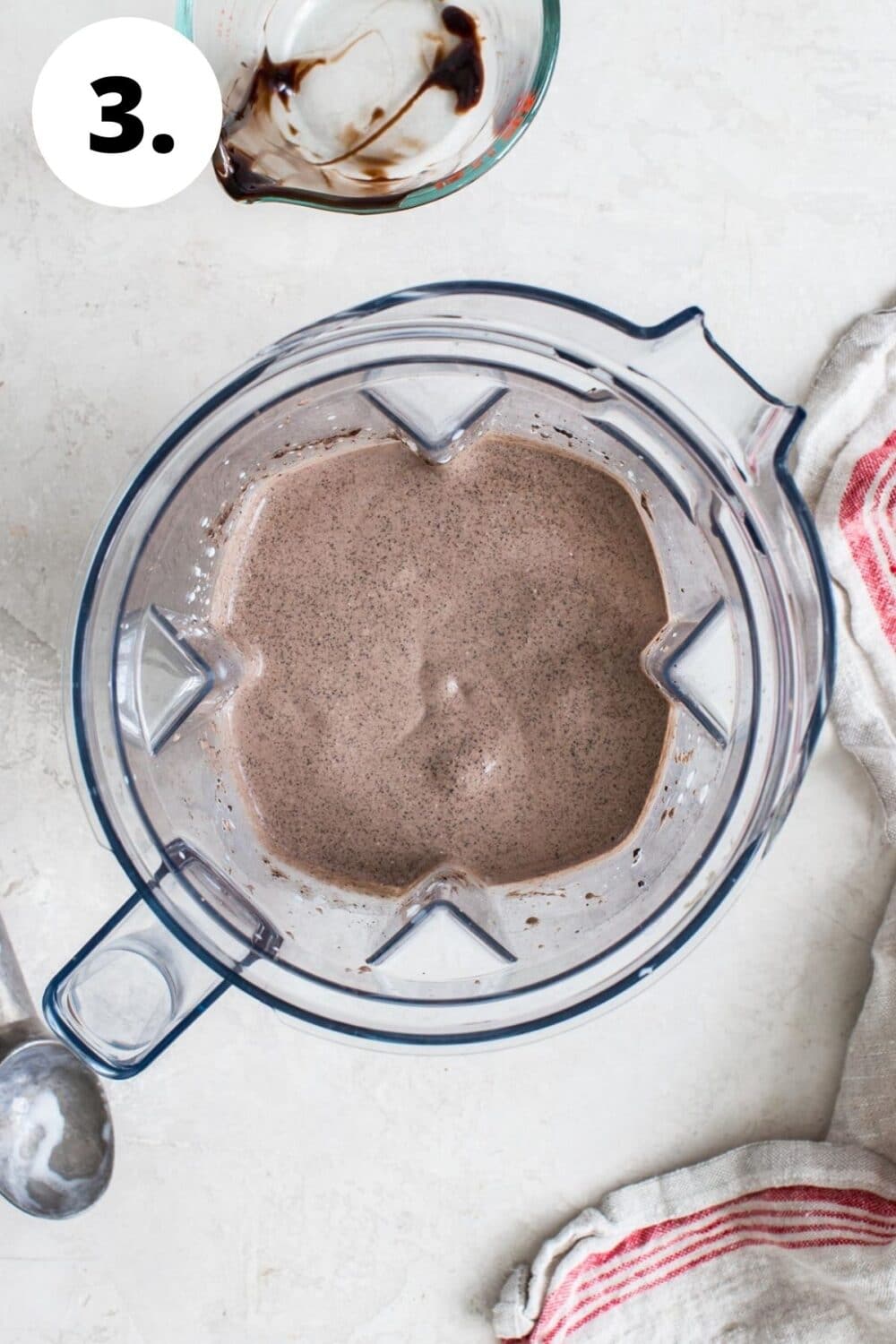 Homemade Oreo Milkshake Recipe - Aimee Mars